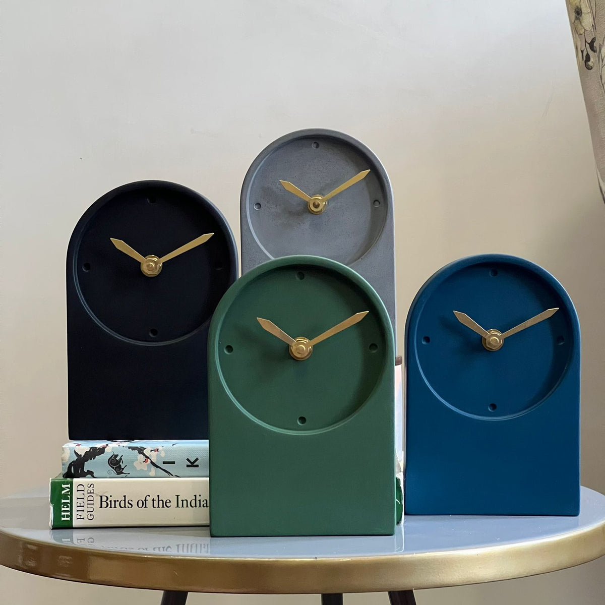 Arch- Table clock – Yours Concretely